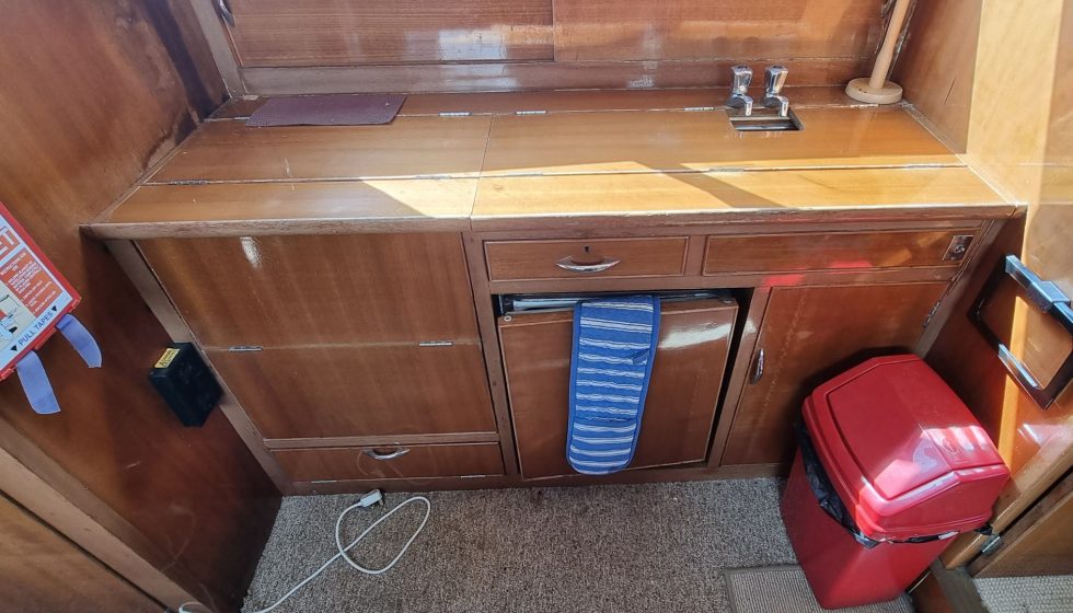 Freeman 33 Sedan - Free Spirit - Waterside Marine Sales