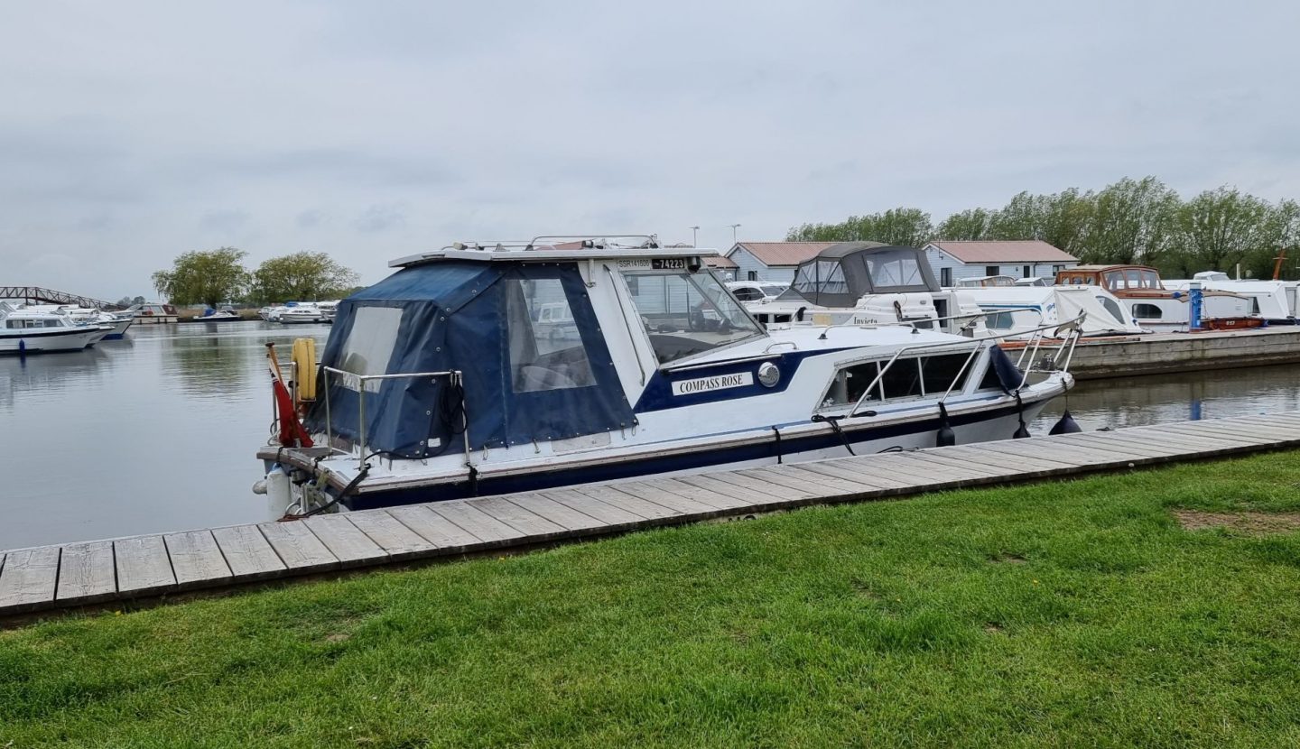 Seamaster 25 - Compass Rose - Waterside Marine Sales