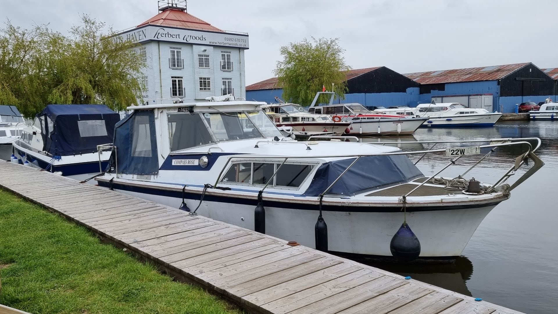 Seamaster 25 - Compass Rose - Waterside Marine Sales