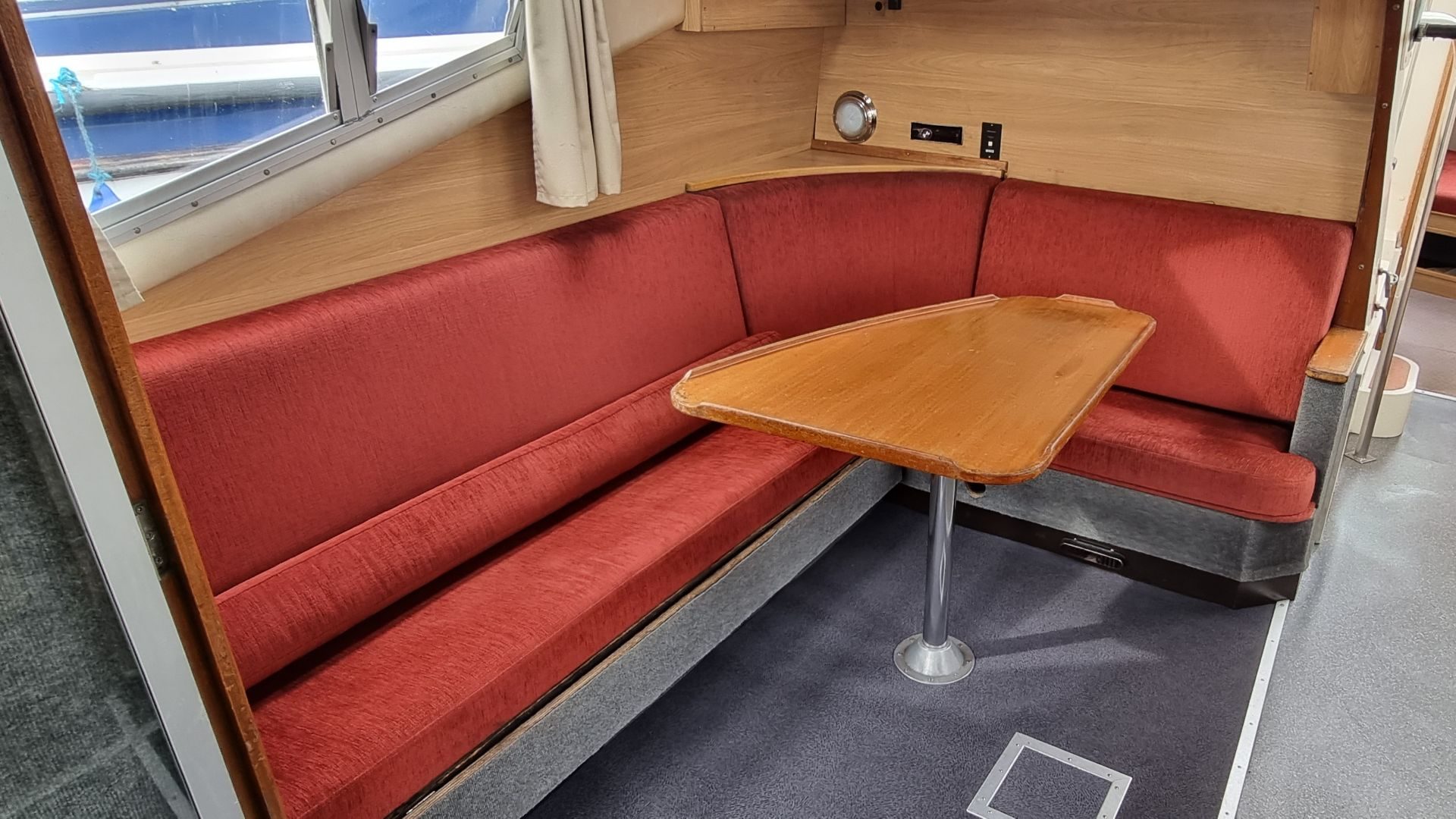 Alphacraft 35 - Brilliant Light - Waterside Marine Sales