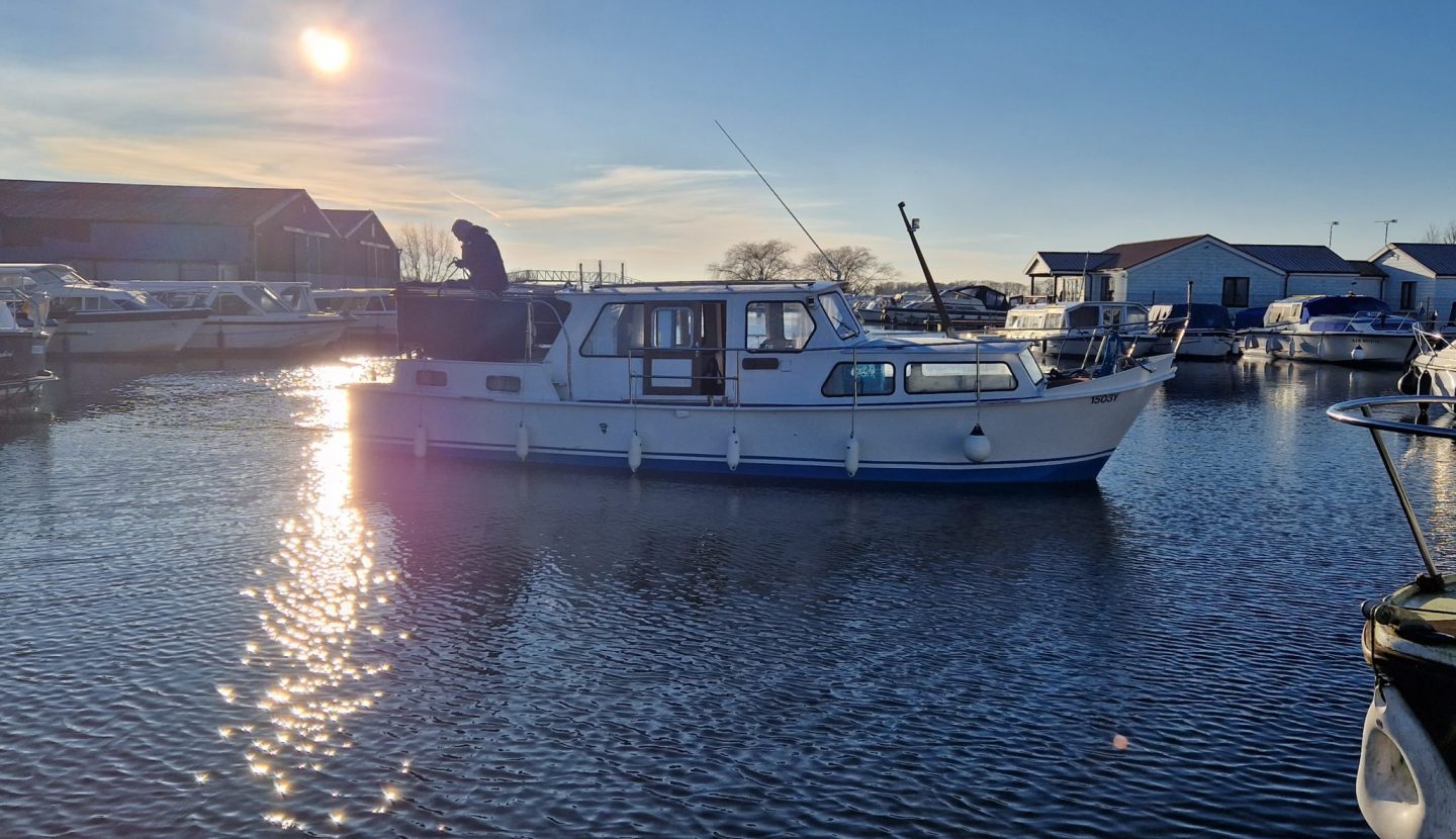 Dutch Boat - Waterfly - Waterside Marine Sales