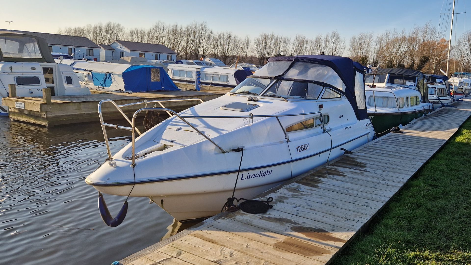 Sealine S24 - Limelight - Waterside Marine Sales