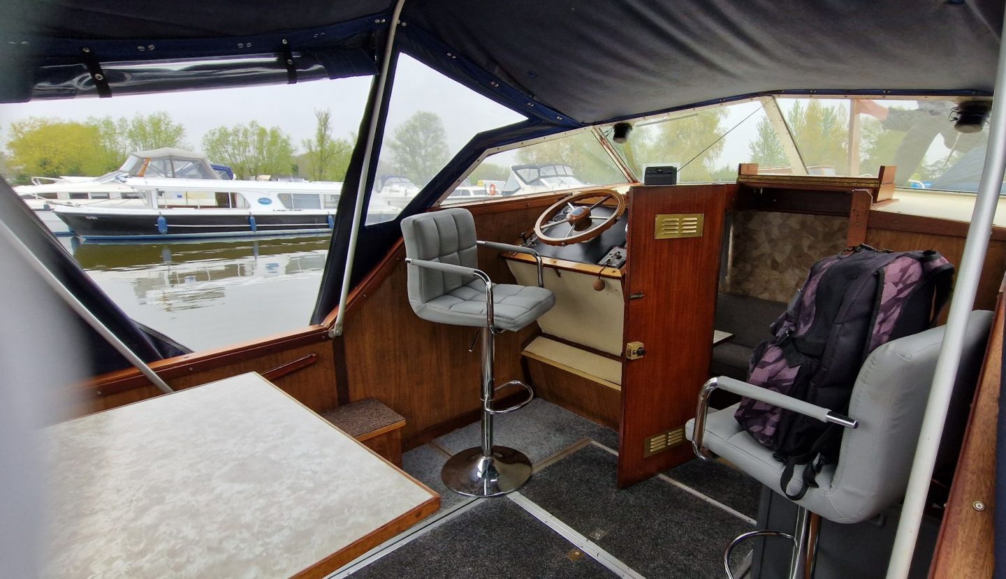 Seamaster 813 - Adagio - Waterside Marine Sales