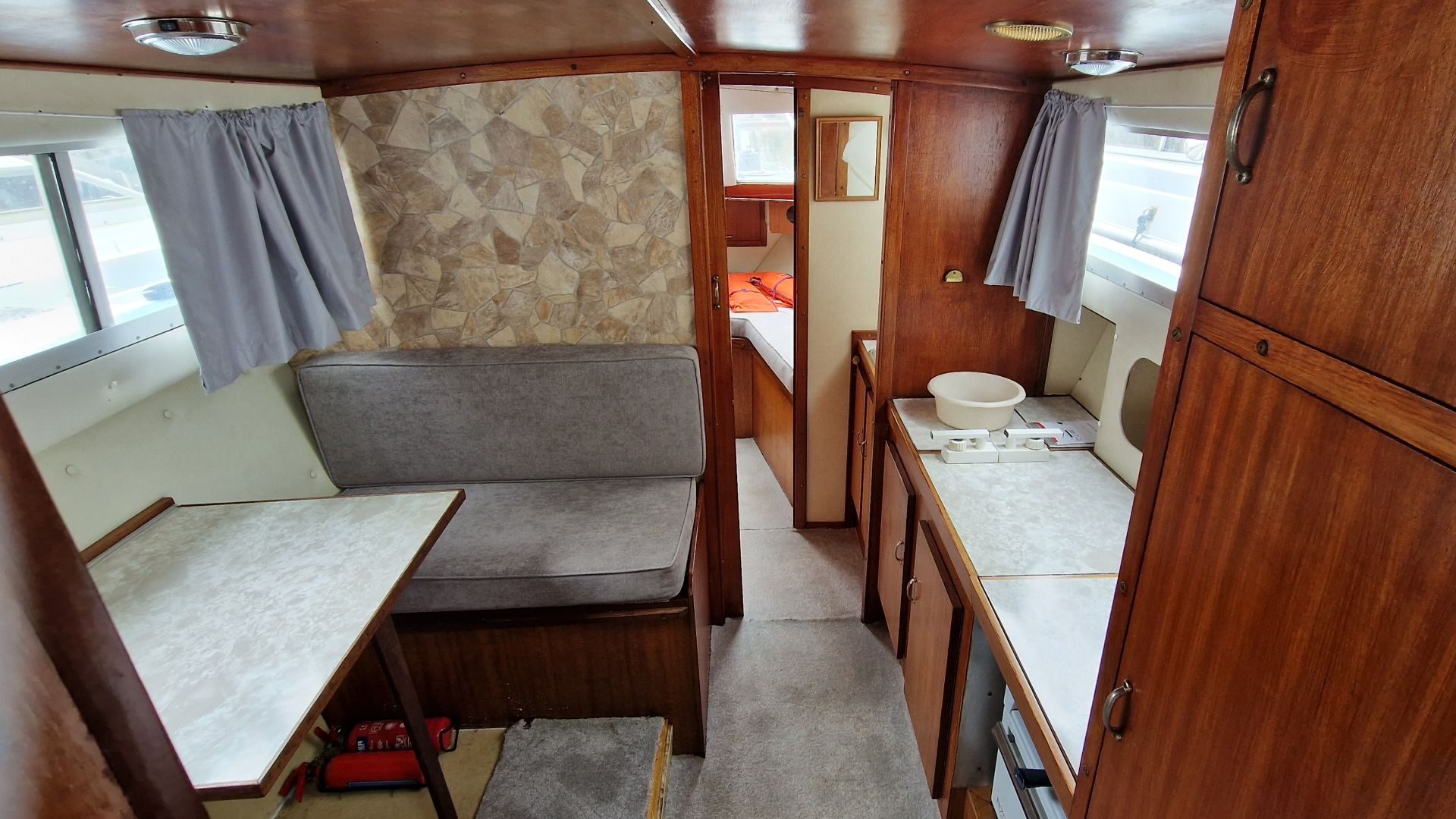 Seamaster 813 - Adagio - Waterside Marine Sales