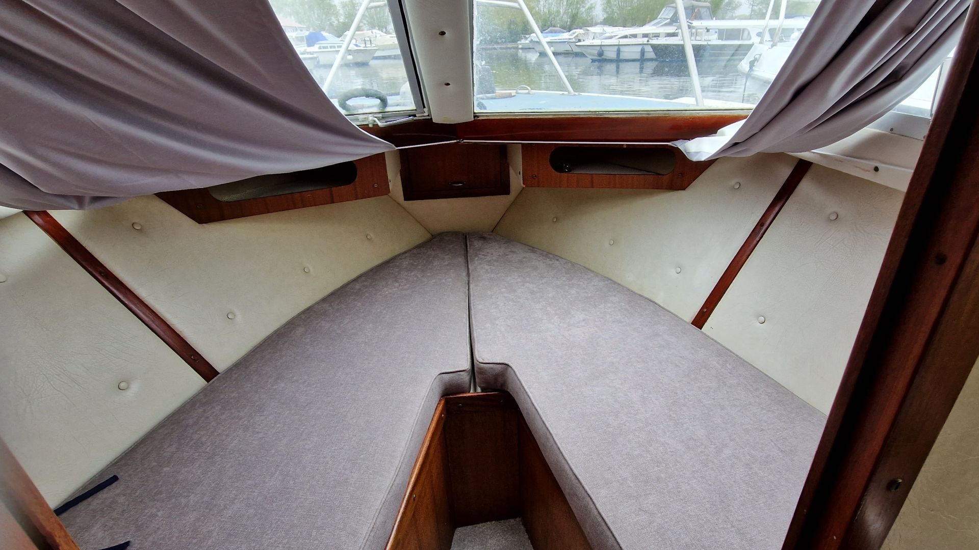 Seamaster 813 - Adagio - Waterside Marine Sales