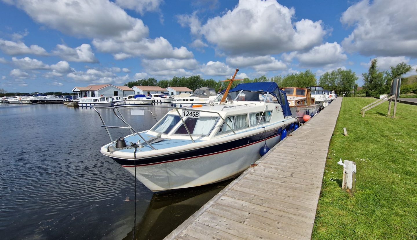 Seamaster 813 - Adagio - Waterside Marine Sales