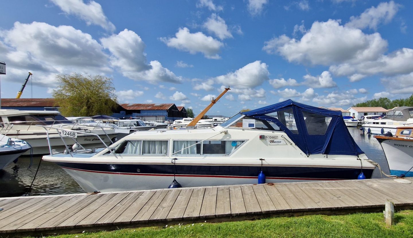 Seamaster 813 - Adagio - Waterside Marine Sales