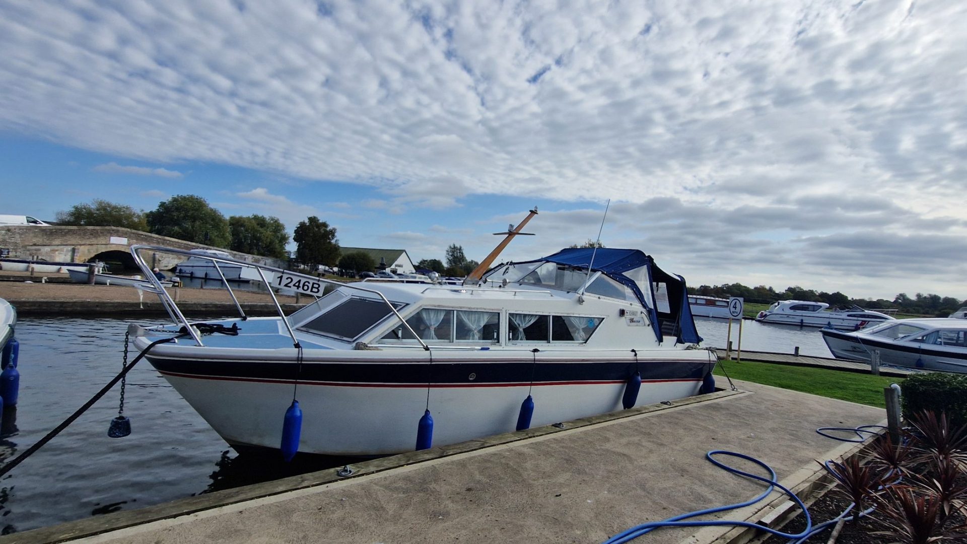 Seamaster 813 - Adagio - Waterside Marine Sales