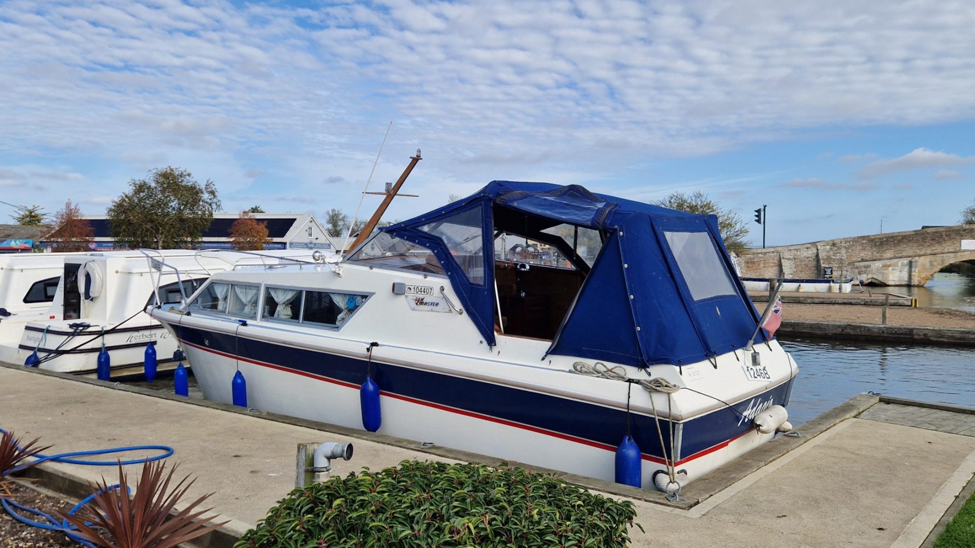 Seamaster 813 - Adagio - Waterside Marine Sales