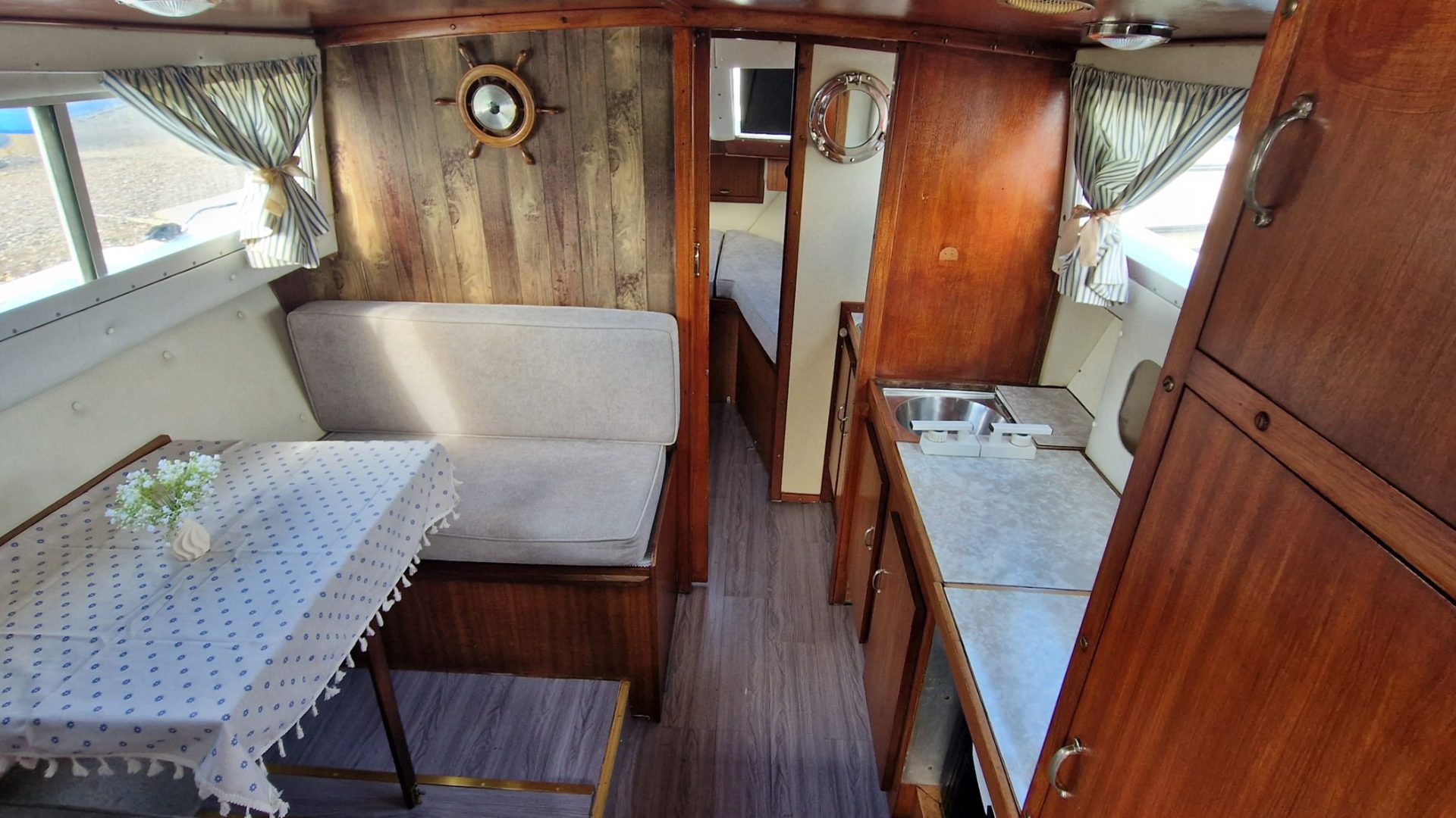 Seamaster 813 - Adagio - Waterside Marine Sales