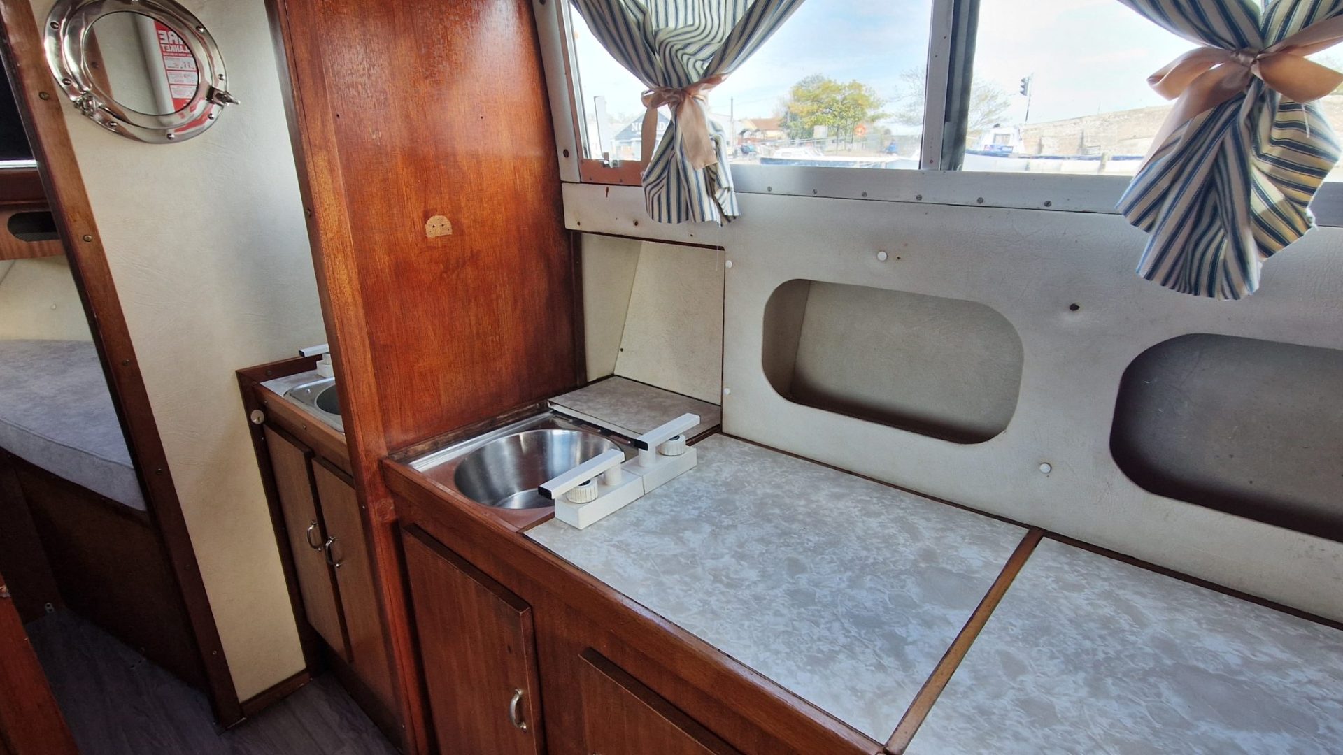 Seamaster 813 - Adagio - Waterside Marine Sales