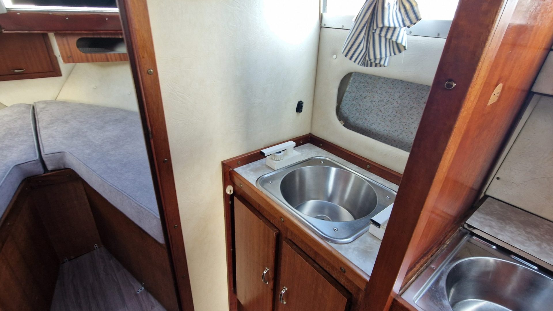 Seamaster 813 - Adagio - Waterside Marine Sales