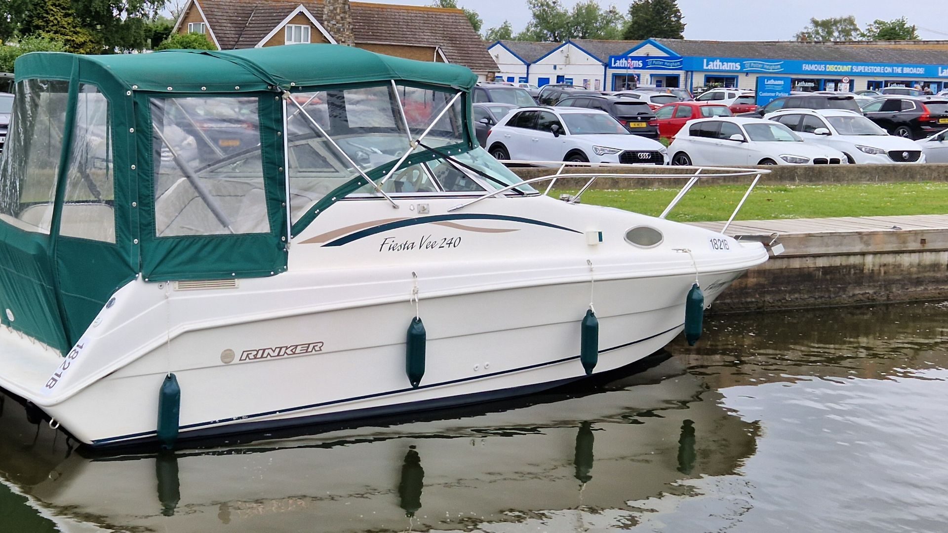 Rinker 240 - Happy Days - Waterside Marine Sales