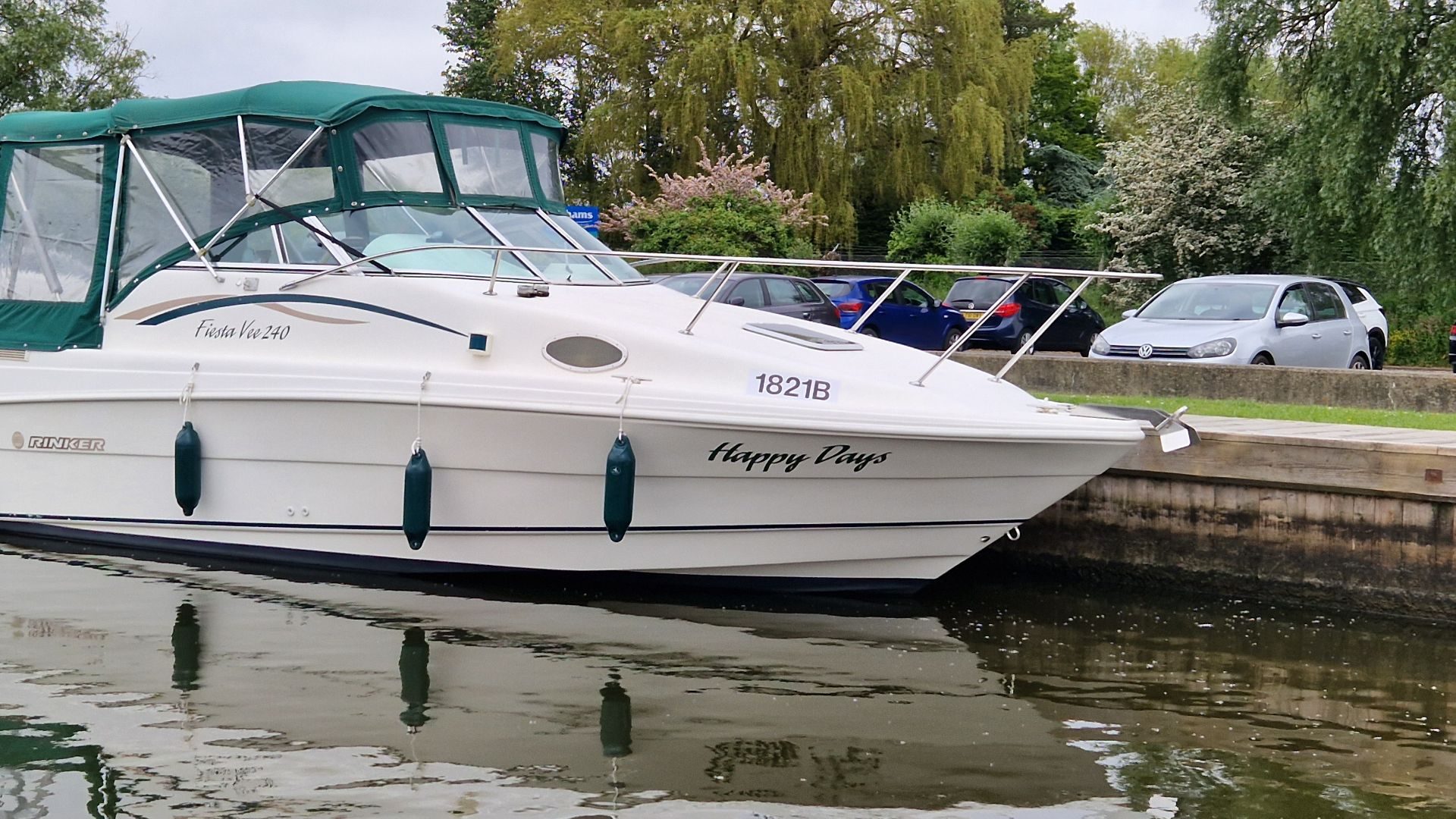 Rinker 240 - Happy Days - Waterside Marine Sales