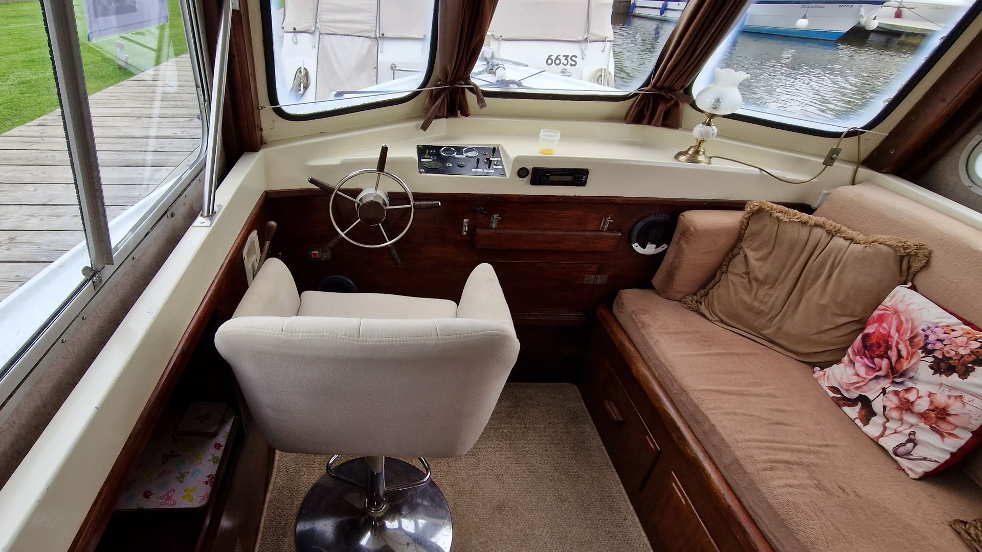 Hampton Safari - Reflection - Waterside Marine Sales