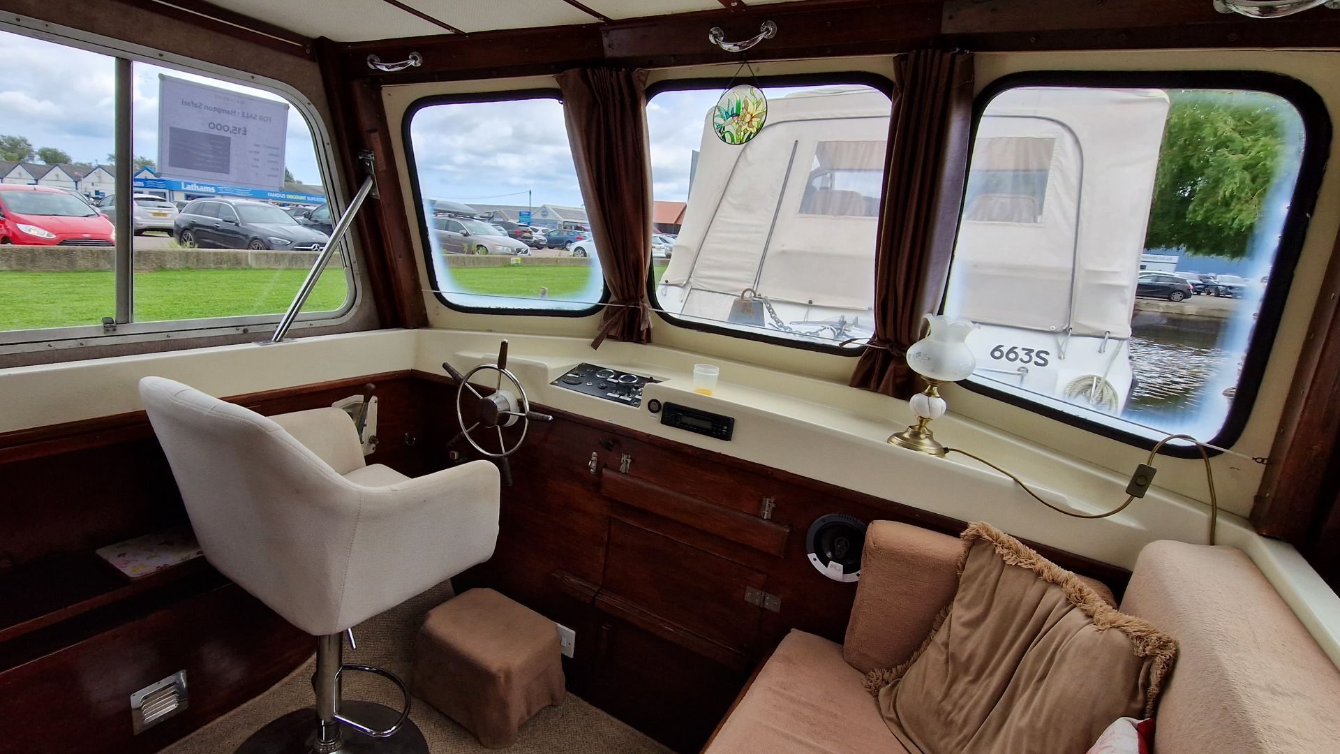 Hampton Safari - Reflection - Waterside Marine Sales