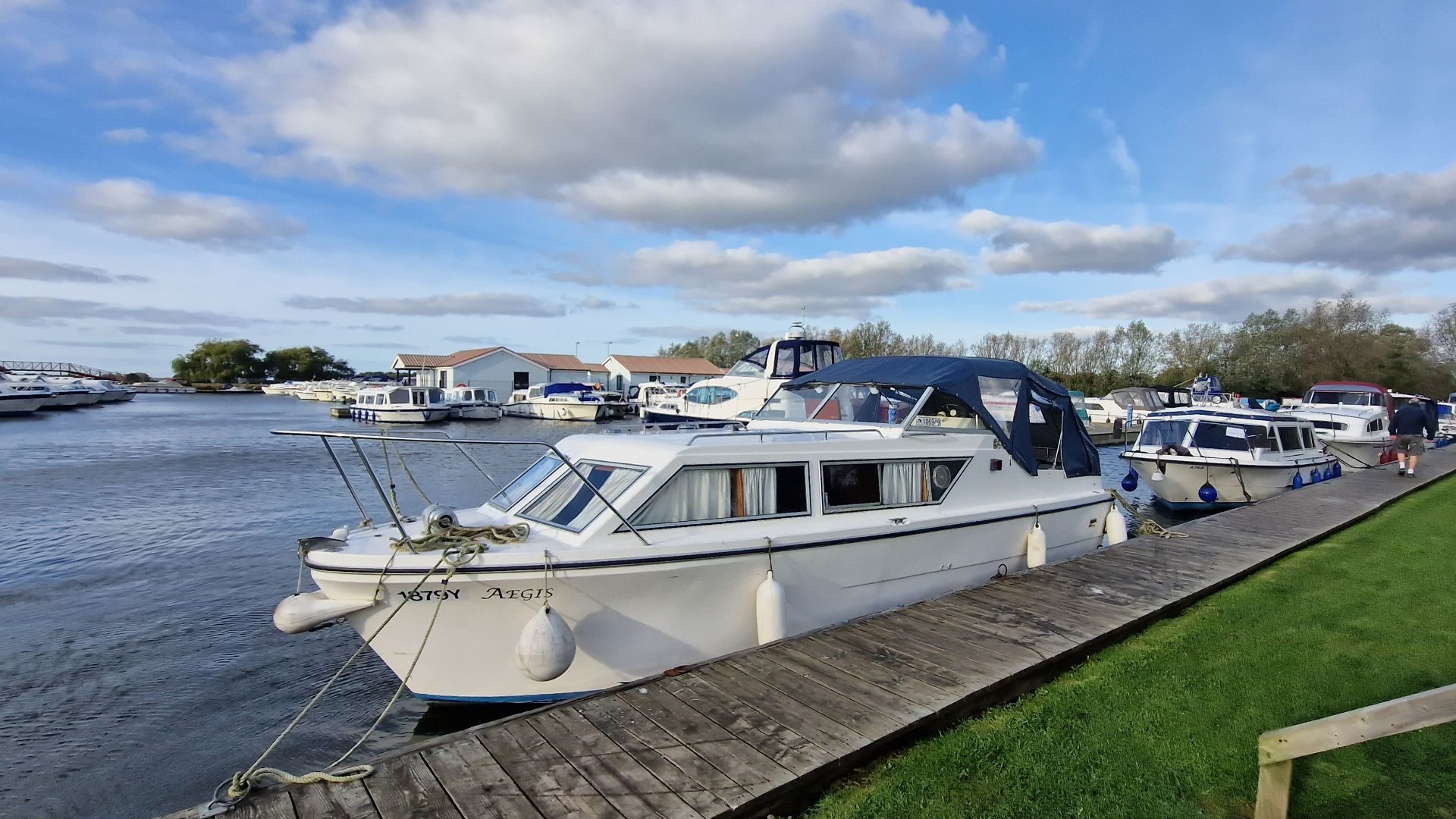 Viking 26 AEGIS - Waterside Marine Sales
