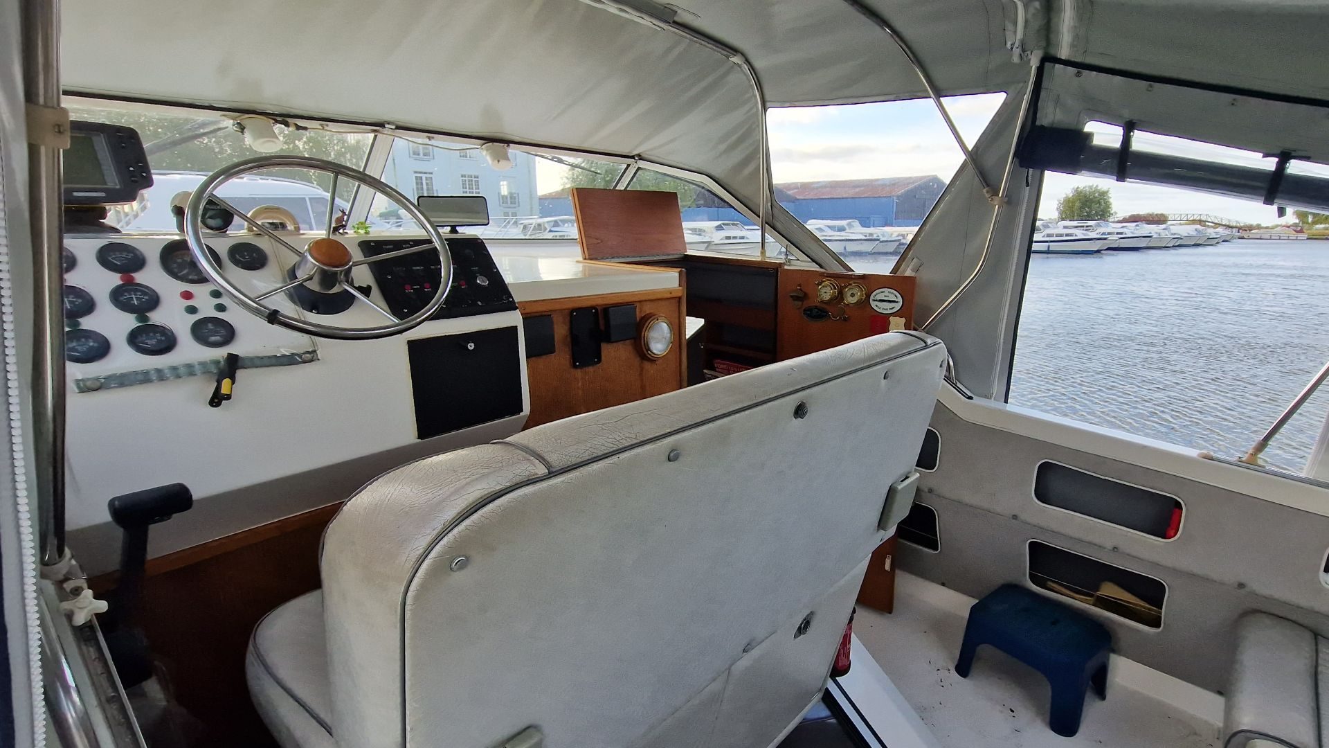 Viking 26 AEGIS - Waterside Marine Sales