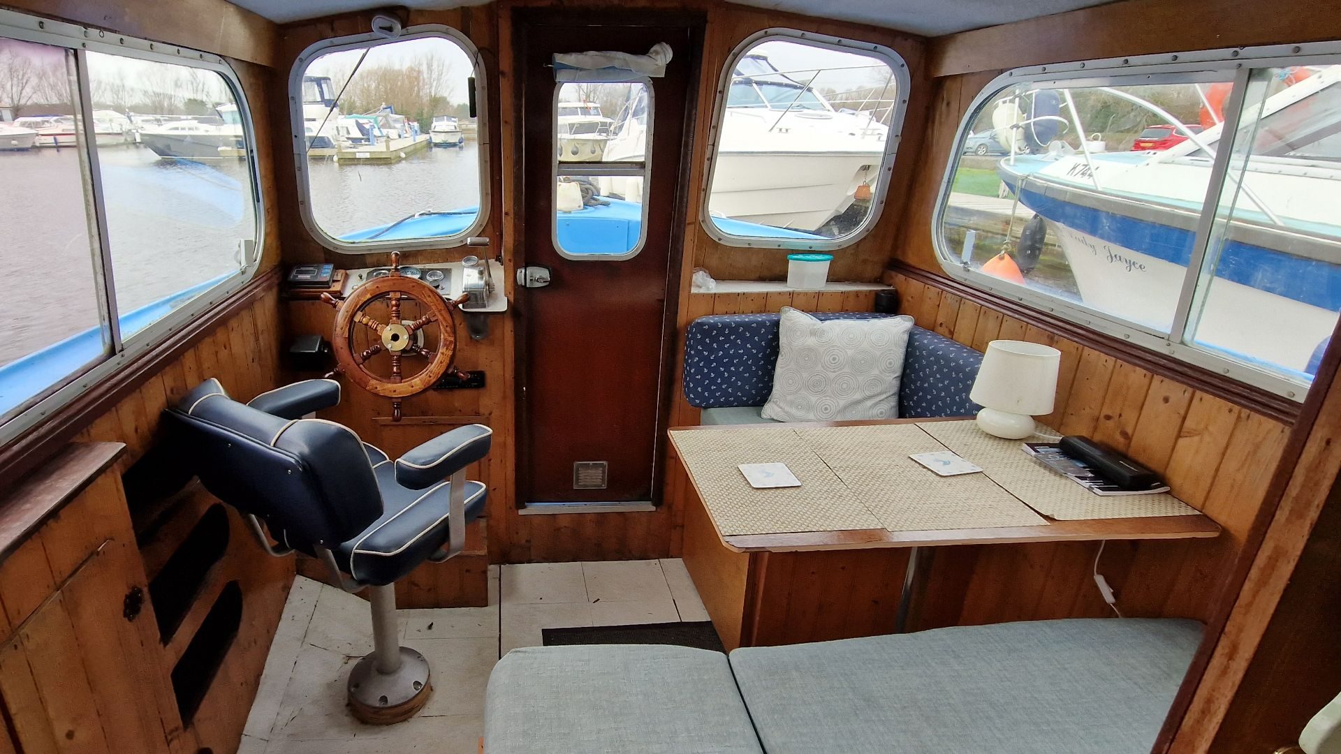 Hampton Safari MK3 - Dolphin - Waterside Marine Sales
