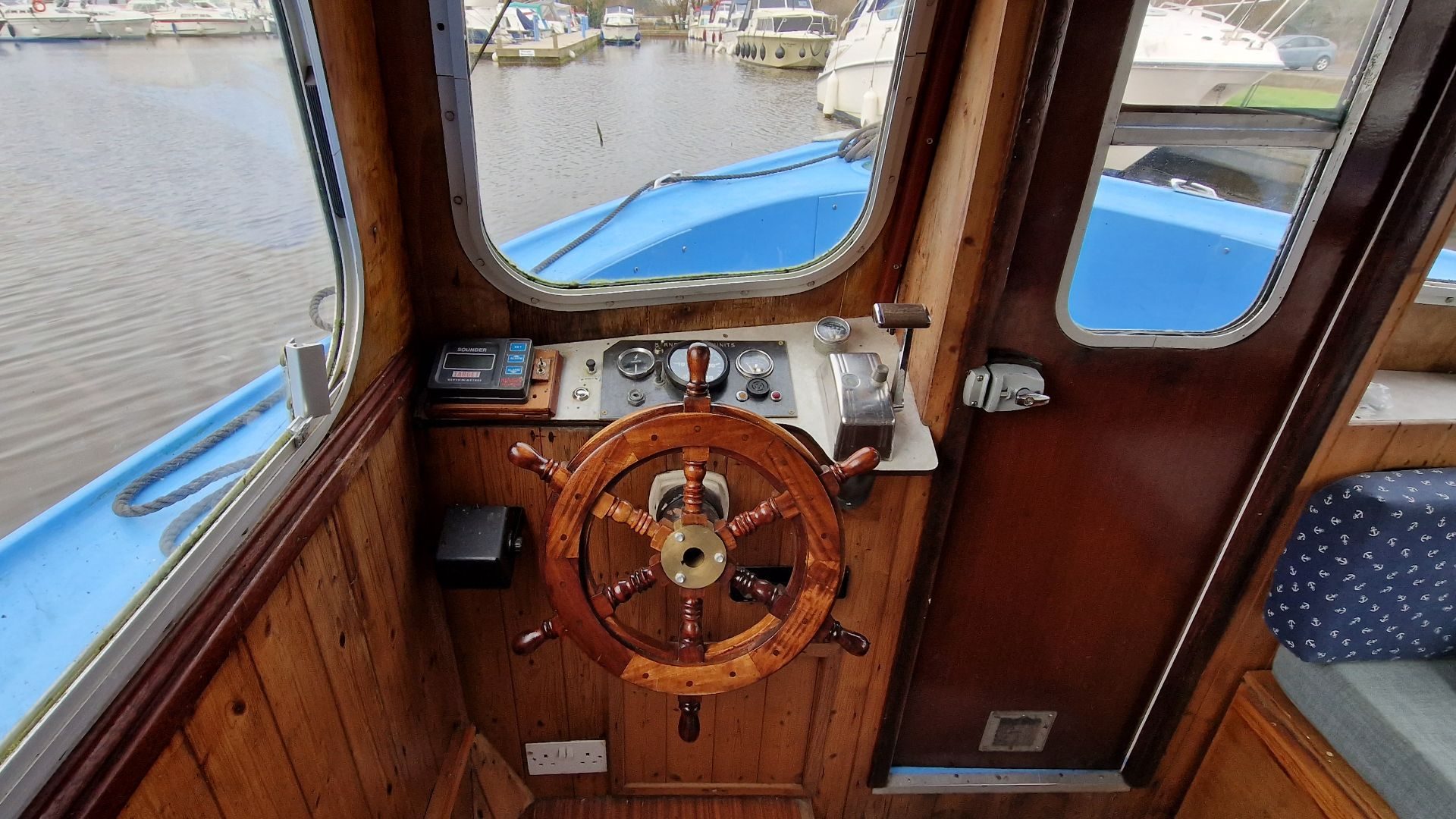 Hampton Safari MK3 - Dolphin - Waterside Marine Sales