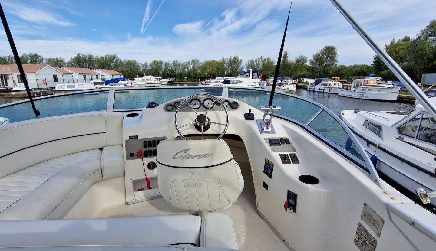 Bayliner 2858 Ciera - Minoo - Waterside Marine Sales